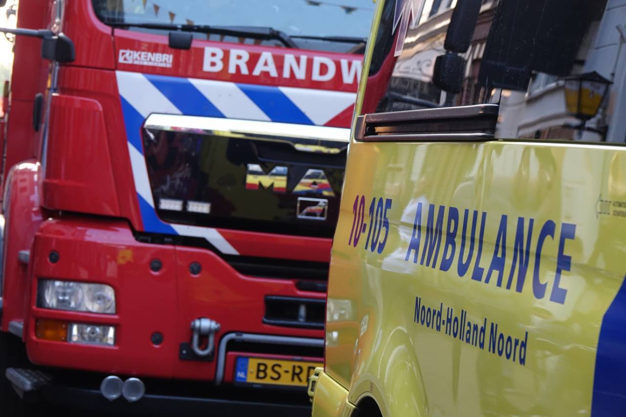 Hulpdiensten uitgerukt voor persoon te water op Nieuwe Gouwe O.Z. in Gouda