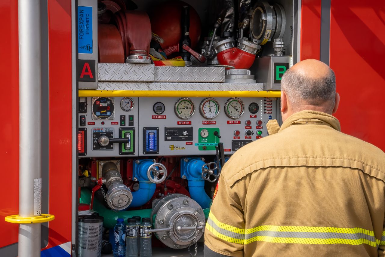 Middelbrand op Van der Duijn van Maasdamweg in Rotterdam | 18 juni 2026 ...